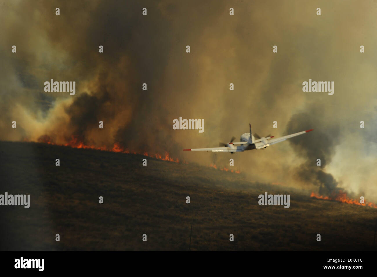 A U.S. Department of Agriculture, Forest Service King Air lead plane ...