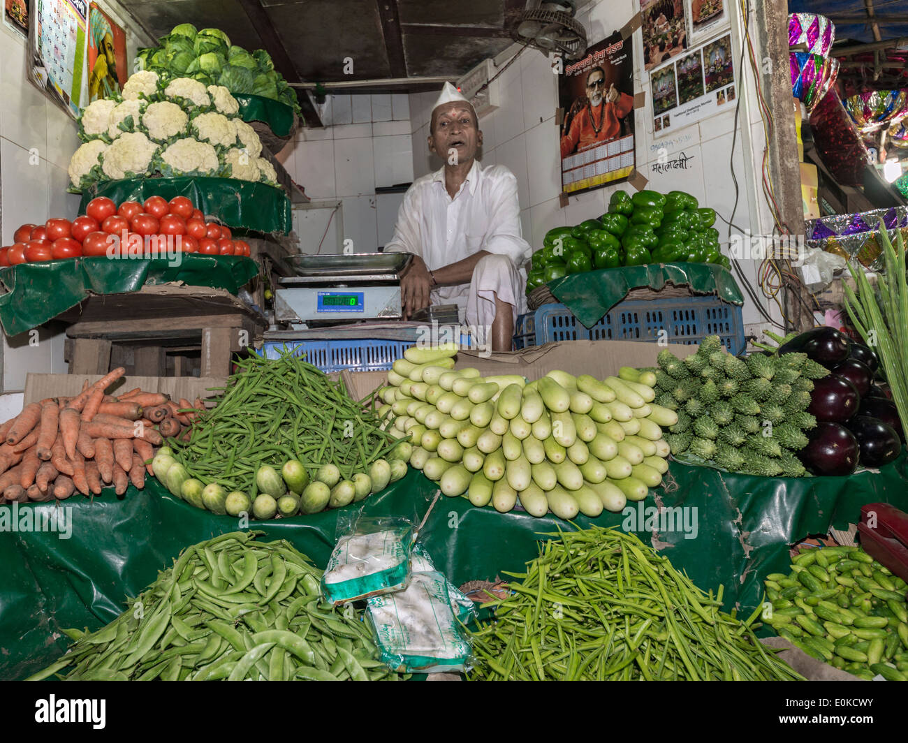 Vegetable Vendors Stock Photos & Vegetable Vendors Stock Images - Alamy