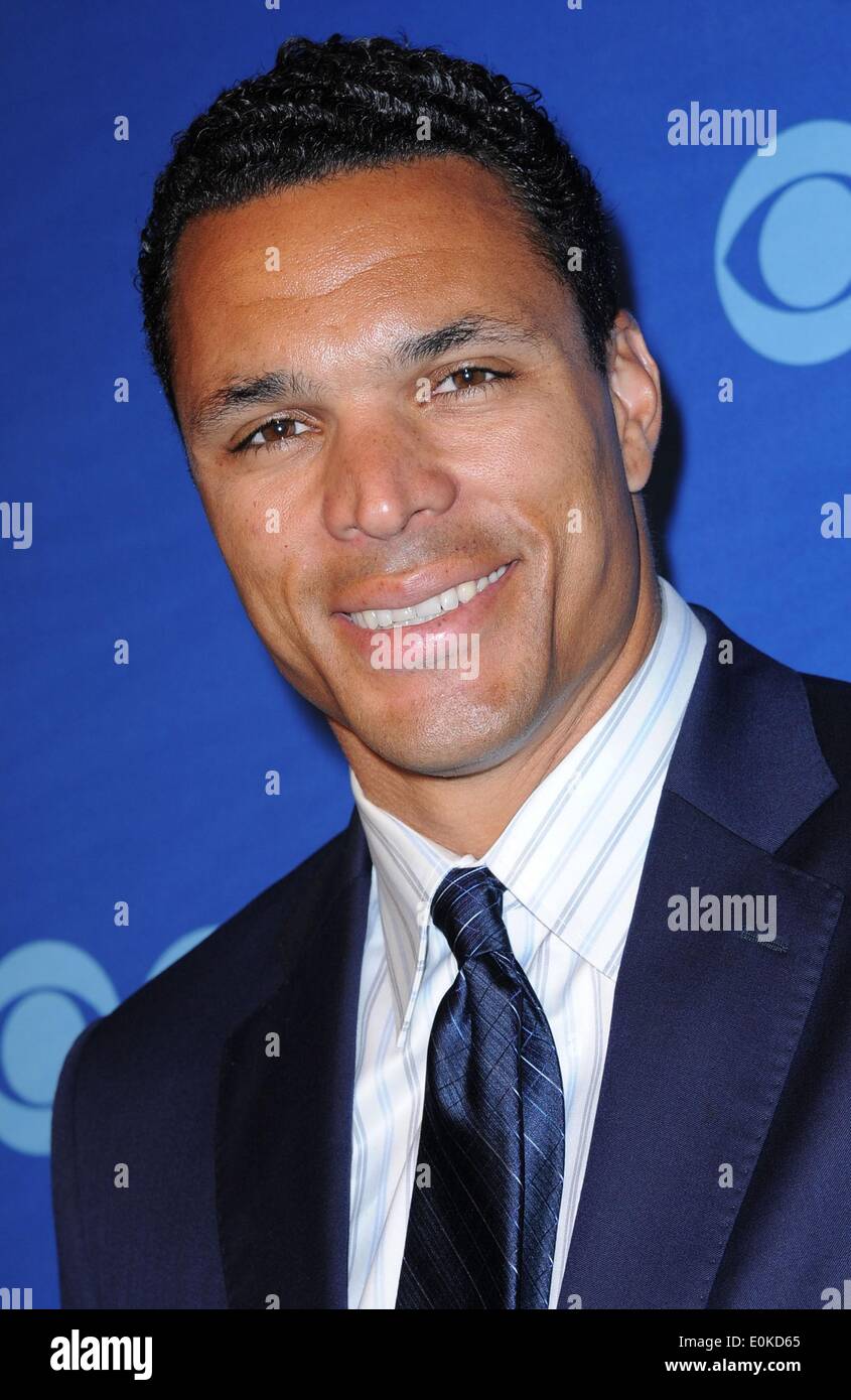 Tony gonzalez television hi-res stock photography and images - Alamy