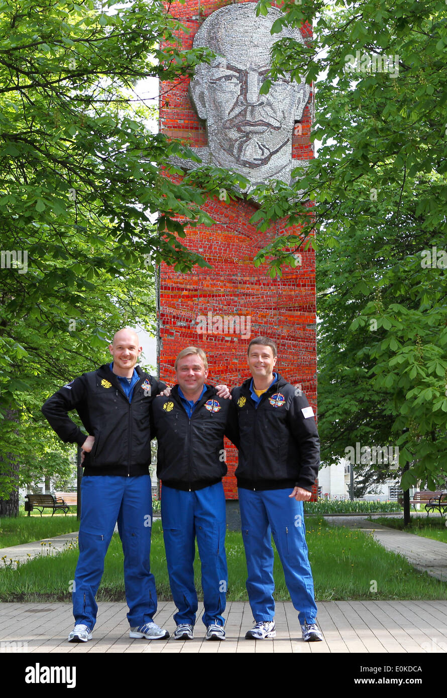 ISS Expedition 40/41 Soyuz Commander Max Suraev, center, of the Russian ...