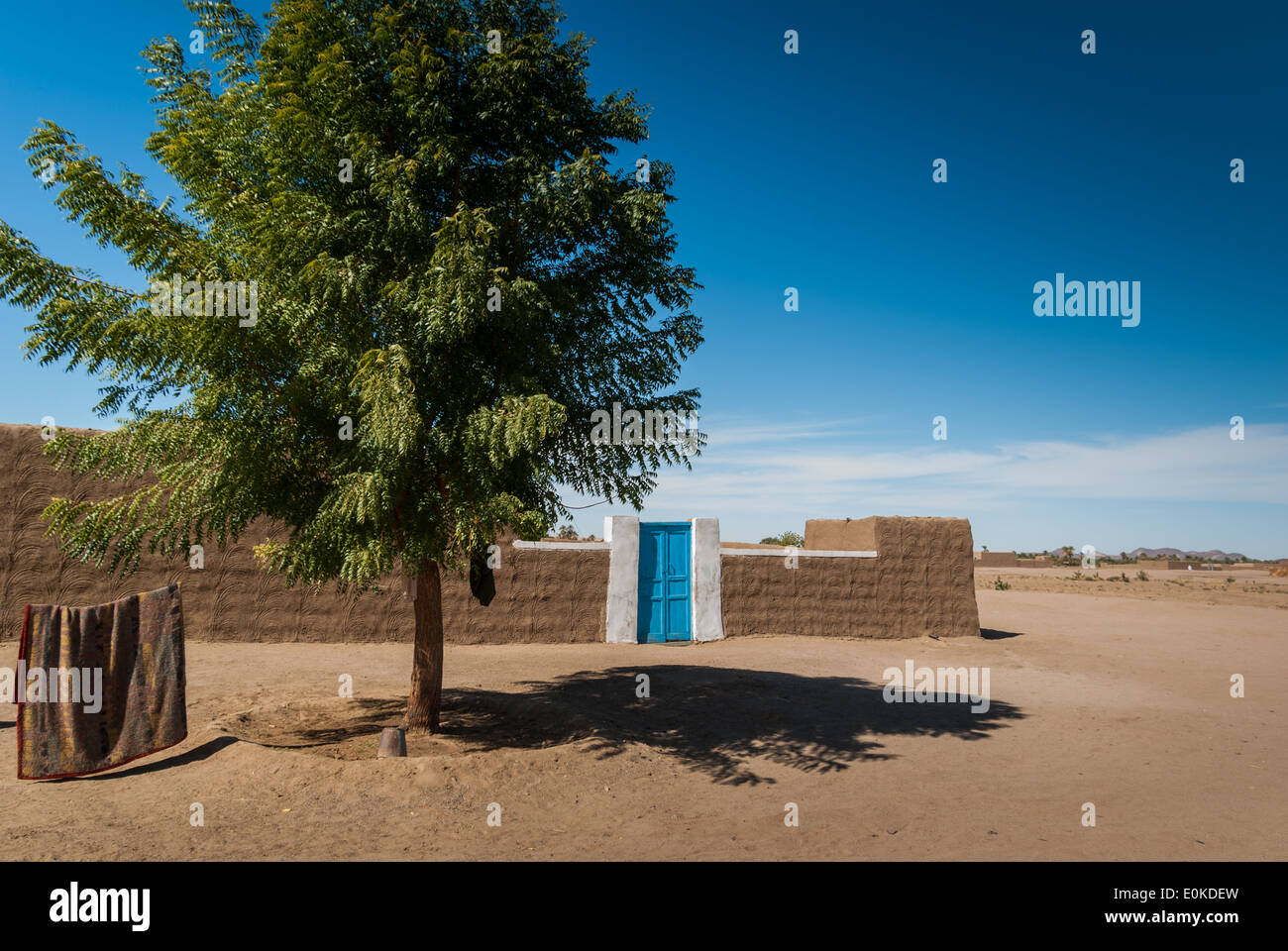 Tree and Nubian House, Farqa, northern Sudan Stock Photo - Alamy