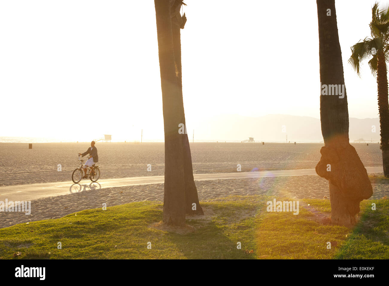 Venice beach bike path hi-res stock photography and images - Alamy
