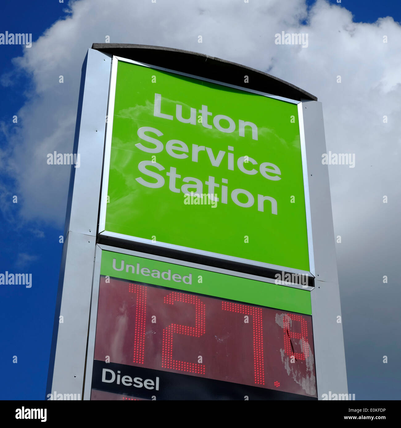 Gas price board sign hi-res stock photography and images - Alamy