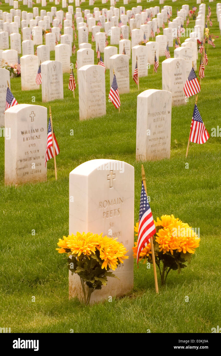 Memorial Day flag on grave, Eagle Point National Cemetery, Oregon Stock ...