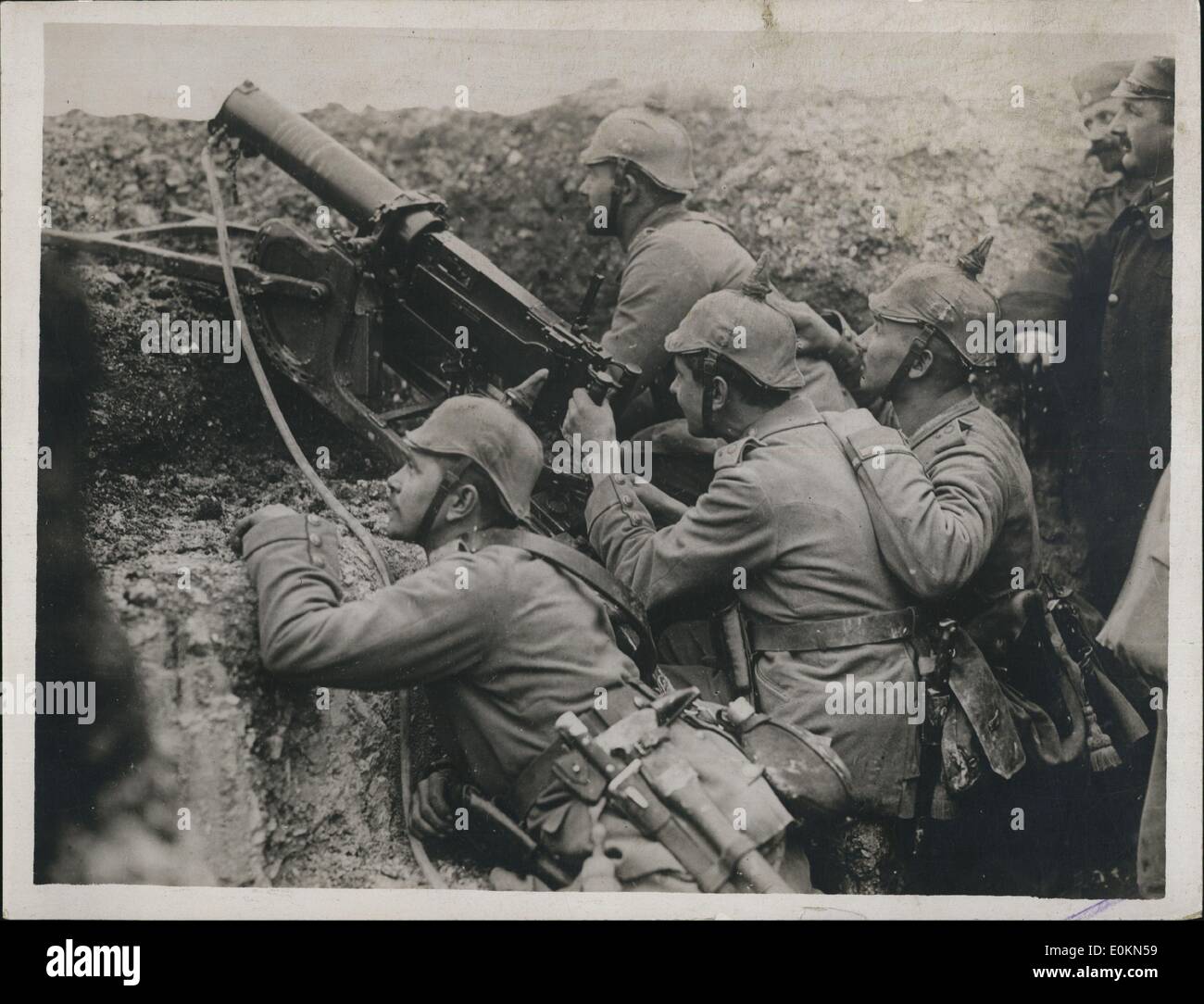 Jan. 1, 1915 - A German machine gun in the trenches near Rheims Stock ...
