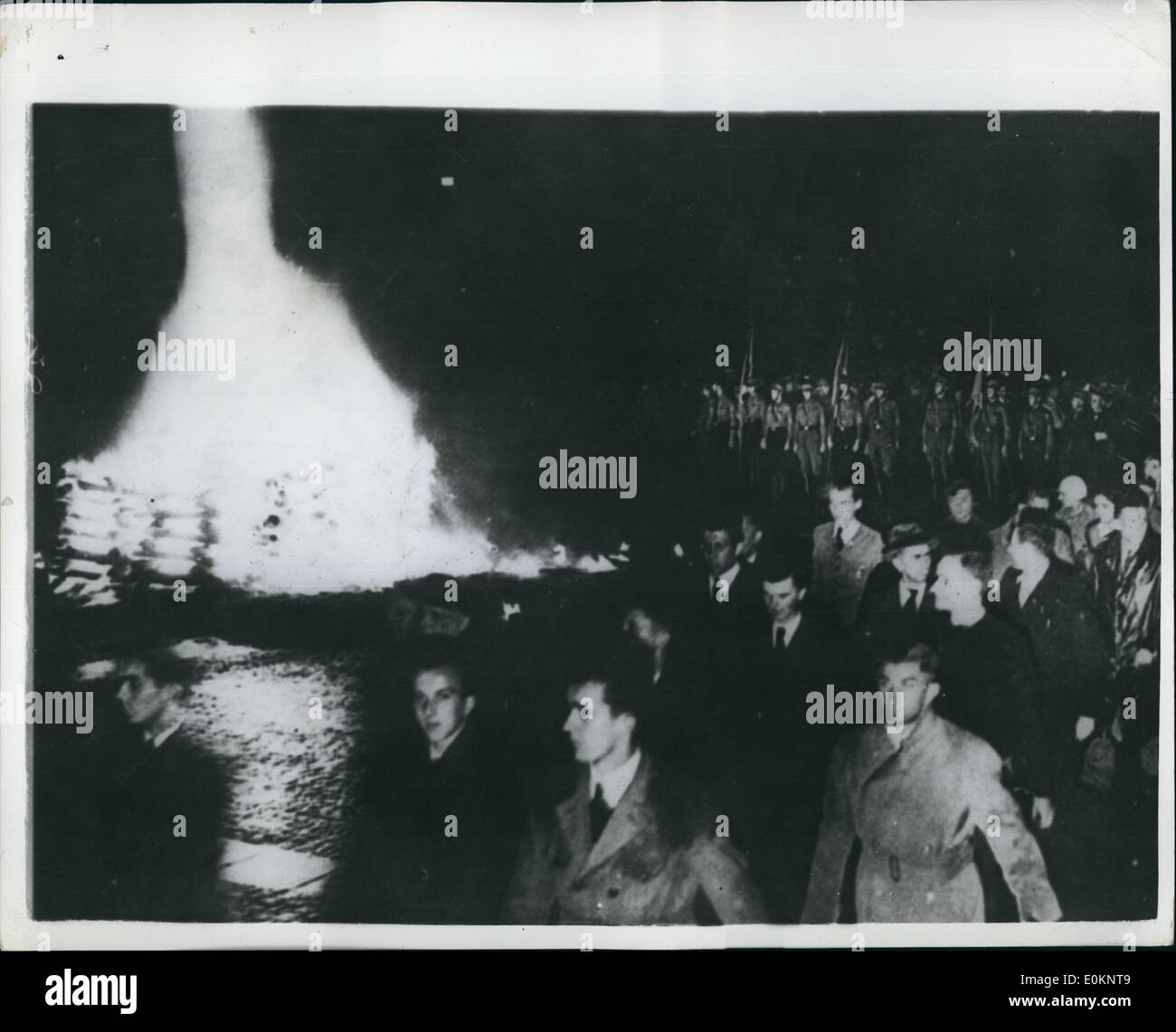 Nazis Burning Books Stock Photos & Nazis Burning Books Stock Images - Alamy