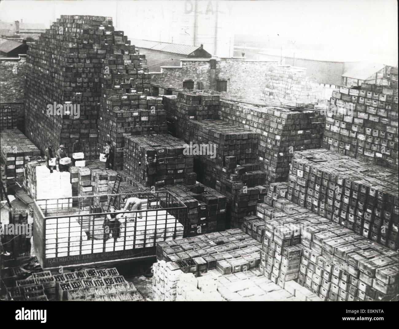 1933 eng of prohibition new york hi-res stock photography and images ...