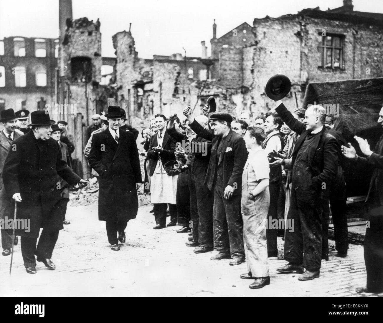 Winston churchill and world war ii hi-res stock photography and images ...