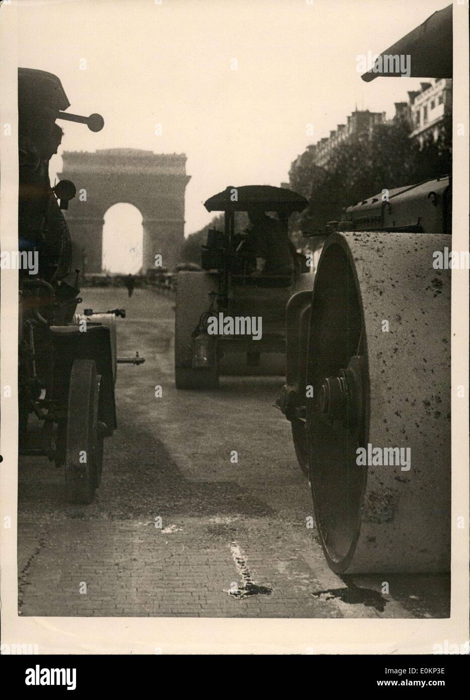 1933 paris hi-res stock photography and images - Alamy