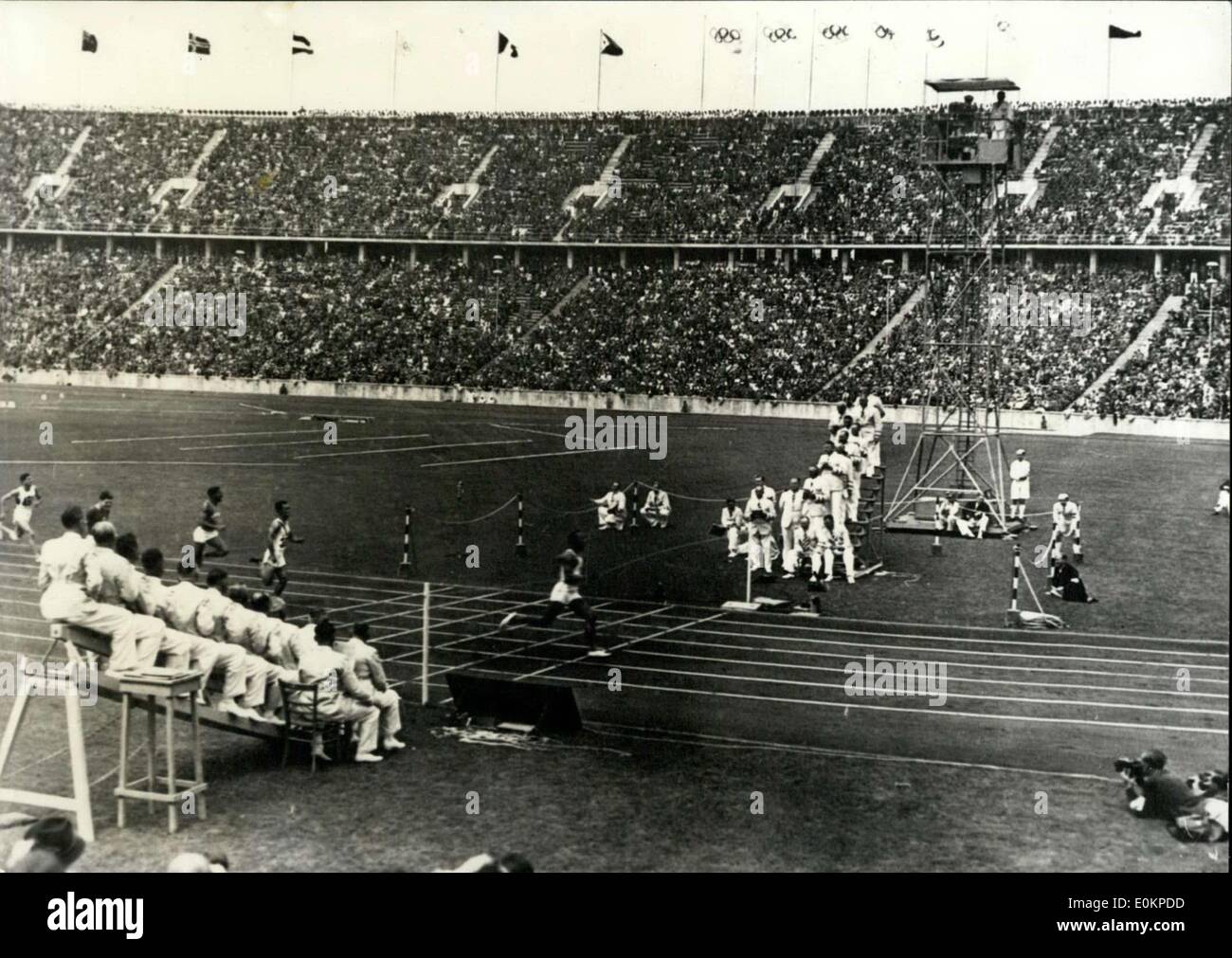 Jesse owens 1936 olympics hi-res stock photography and images - Alamy
