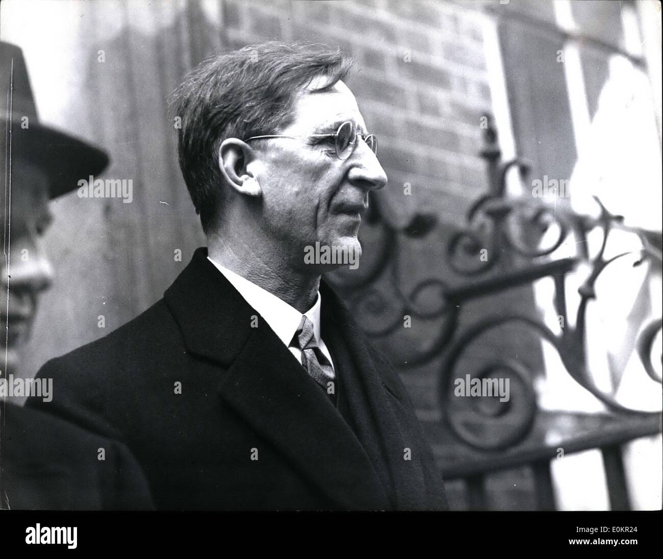 Apr. 25, 1938 - April 25, 1938 Eamon De Valera leaving no. 10 Stock ...