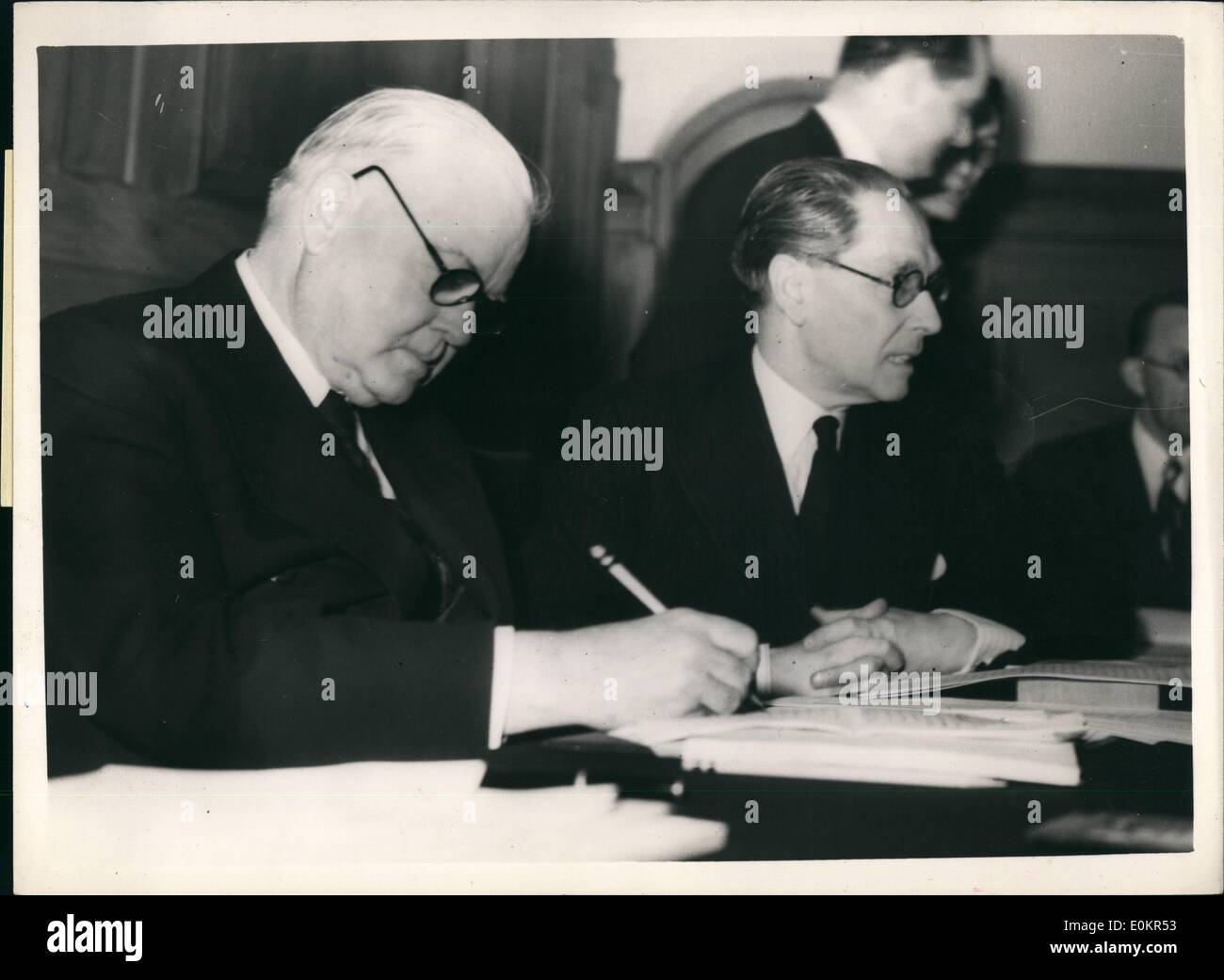 Apr. 04, 1946 - Herbert Hoover At London Food Co: Mr. Herbert Hoover ...