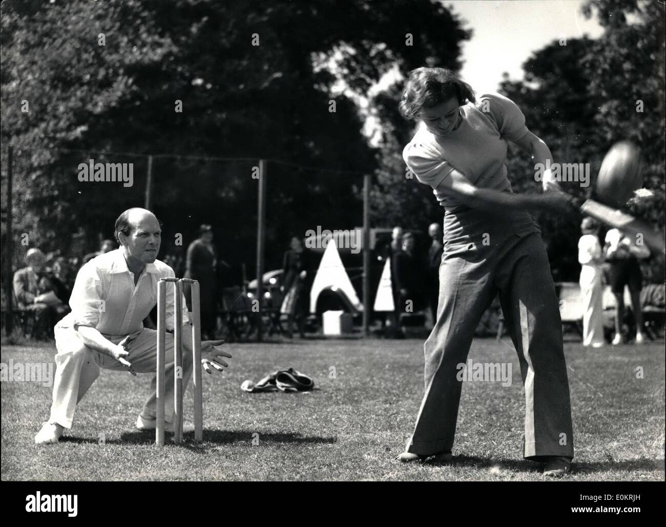 Jul. 07, 1939 - Cricket Match Between Authors v Actresses. Ursula Jeans ...