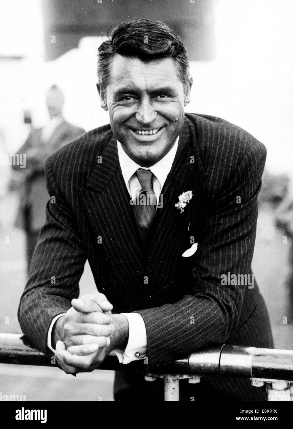 Actor Cary Grant aboard the 'Queen Elizabeth' Stock Photo - Alamy