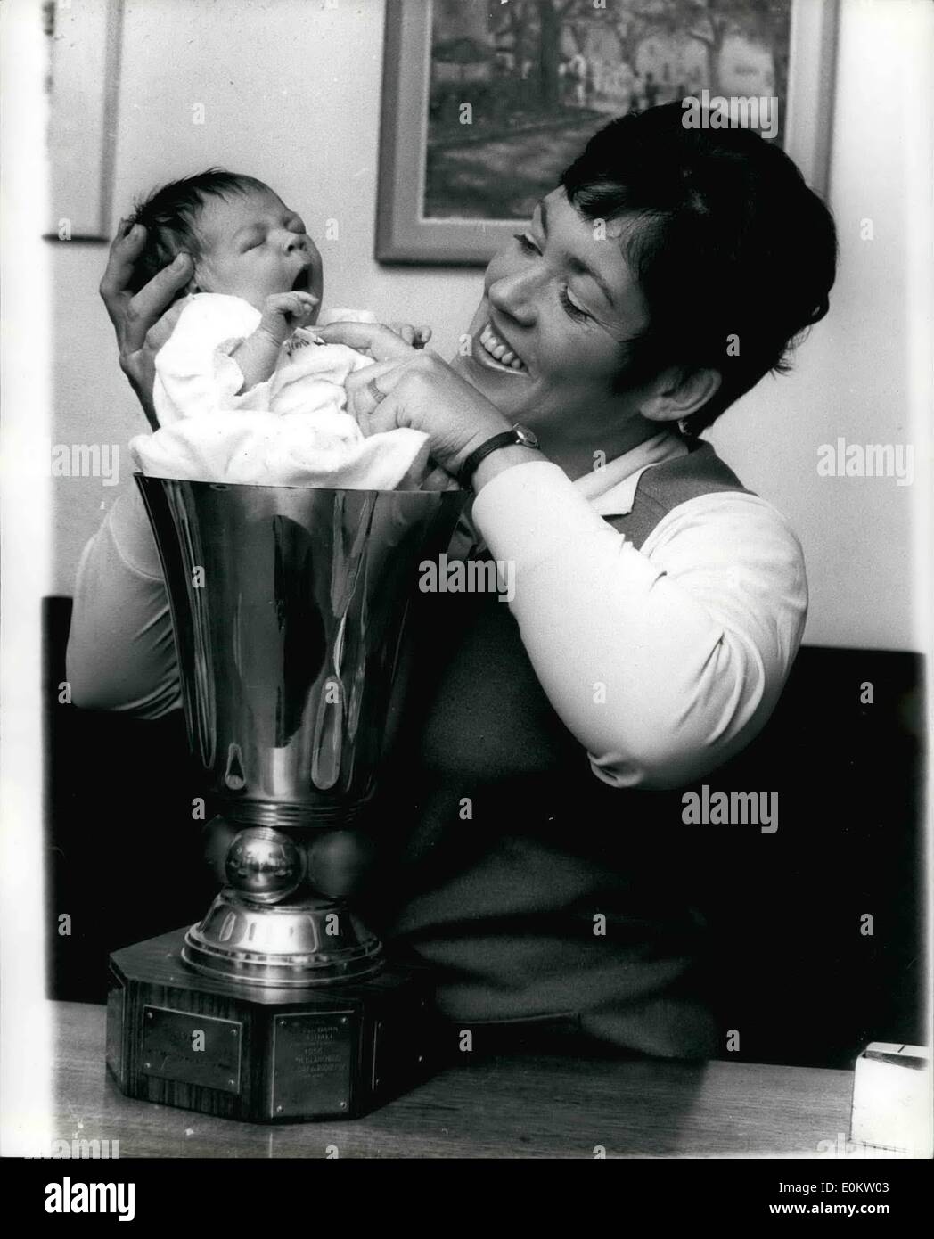 Jun. 06, 1951 - Pat Moss latest winner: Just returned to her home at ...