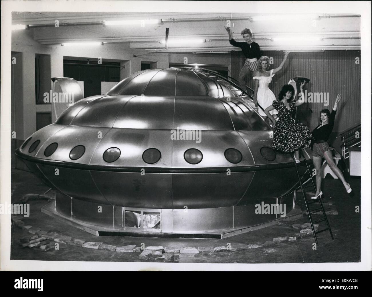 Jun. 06, 1950 - Press view at the Mechanical Handling Exhibition ...