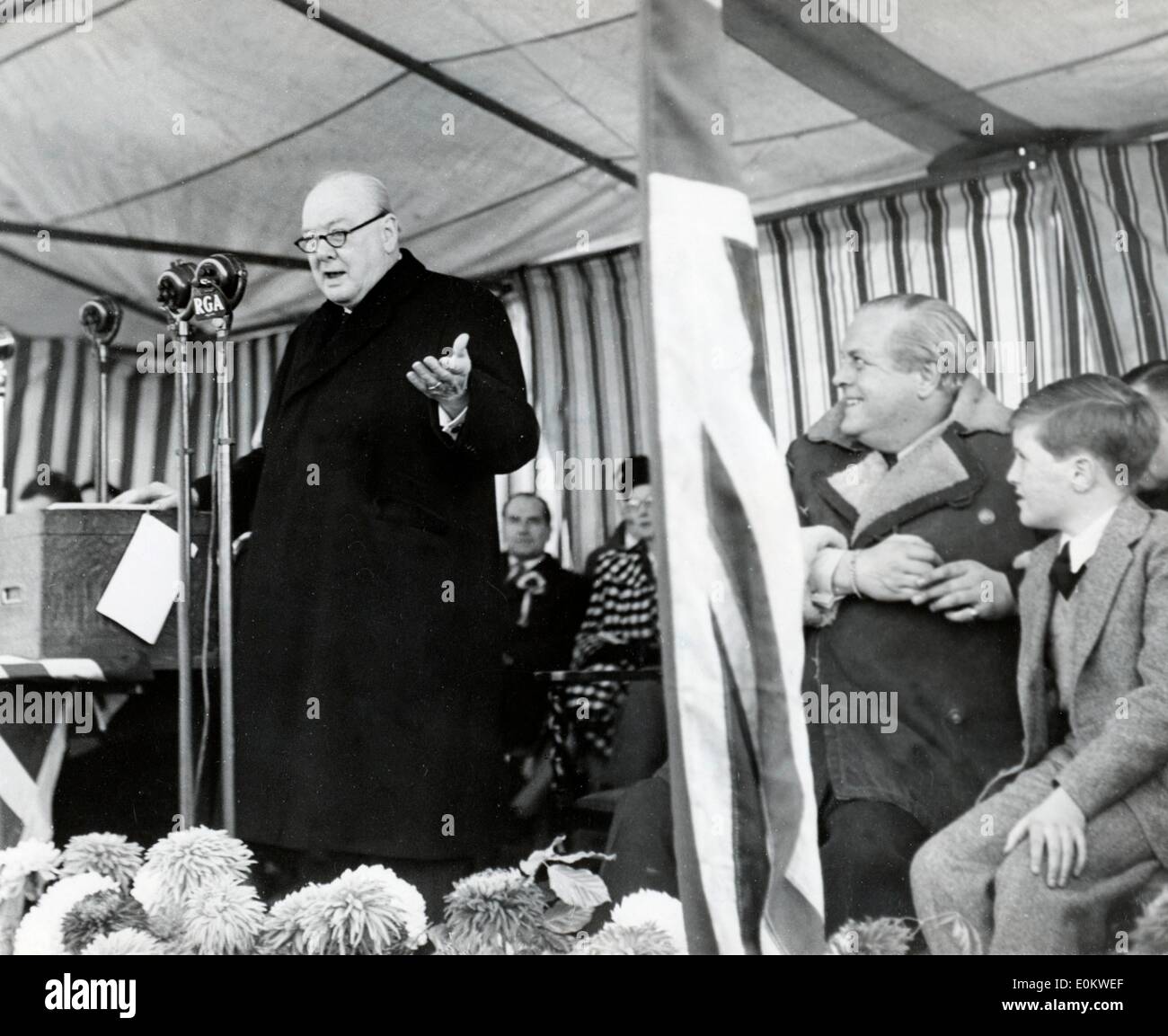 Winston churchill speech hi-res stock photography and images - Alamy