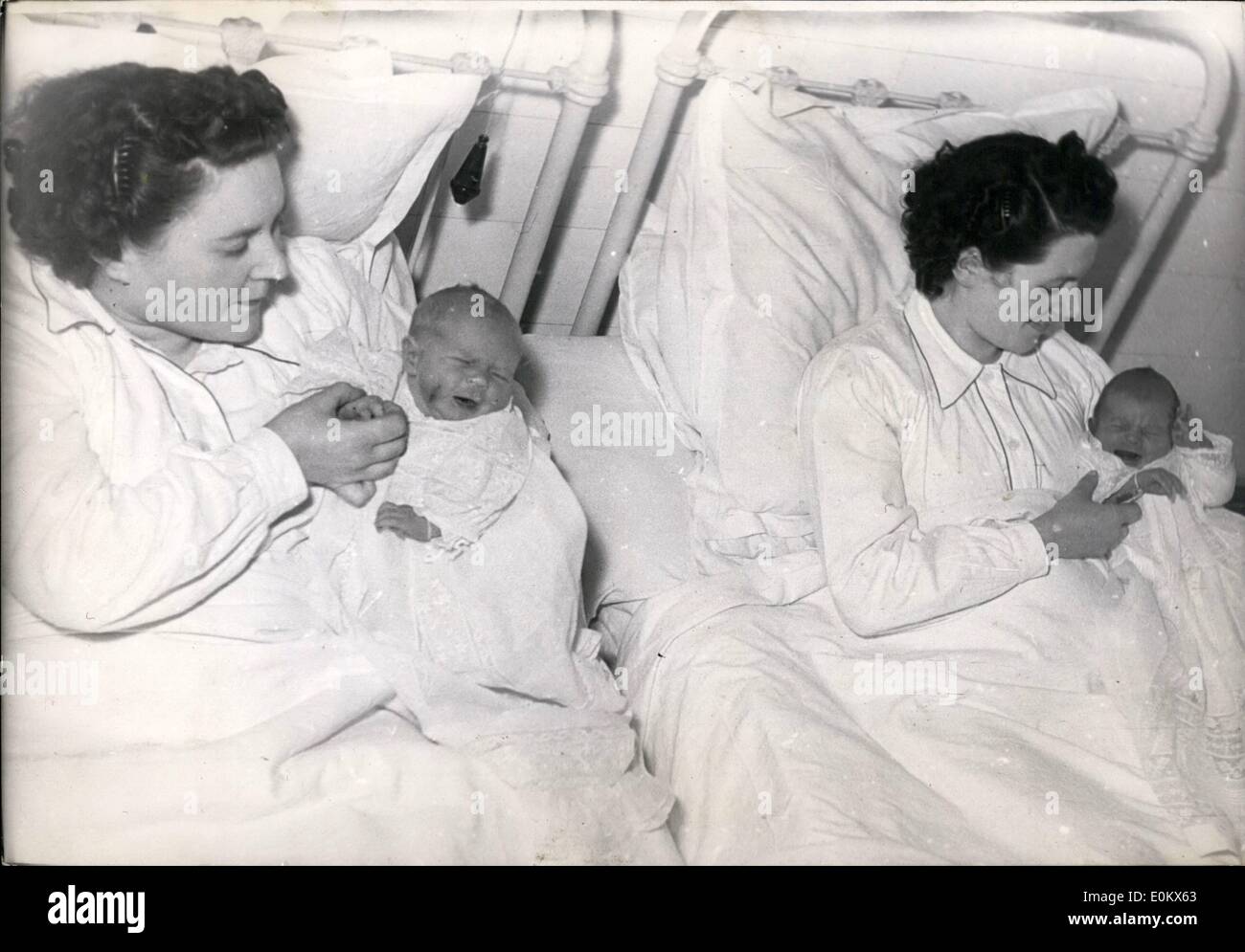 Two sisters historical hi-res stock photography and images - Alamy