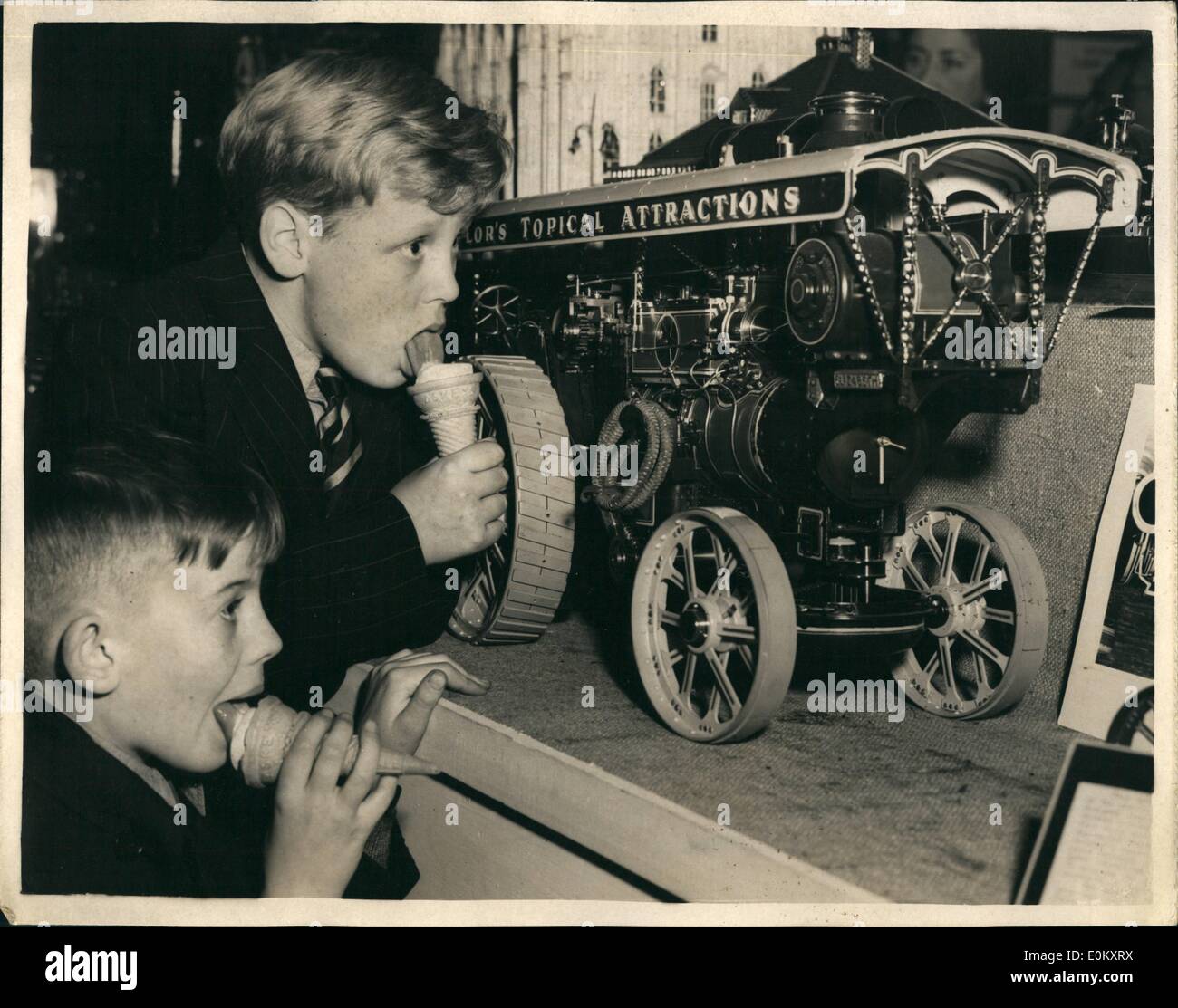 Oct. 10, 1952 - Preparing for the Model Engineer exhibition. Scale ...