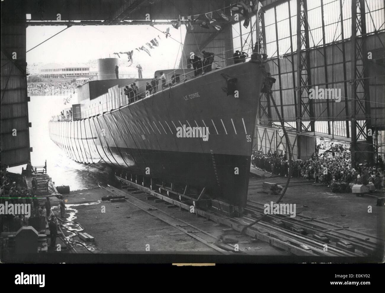 Aug. 08, 1952 - New French Escort Ship launched At Lorient The ...