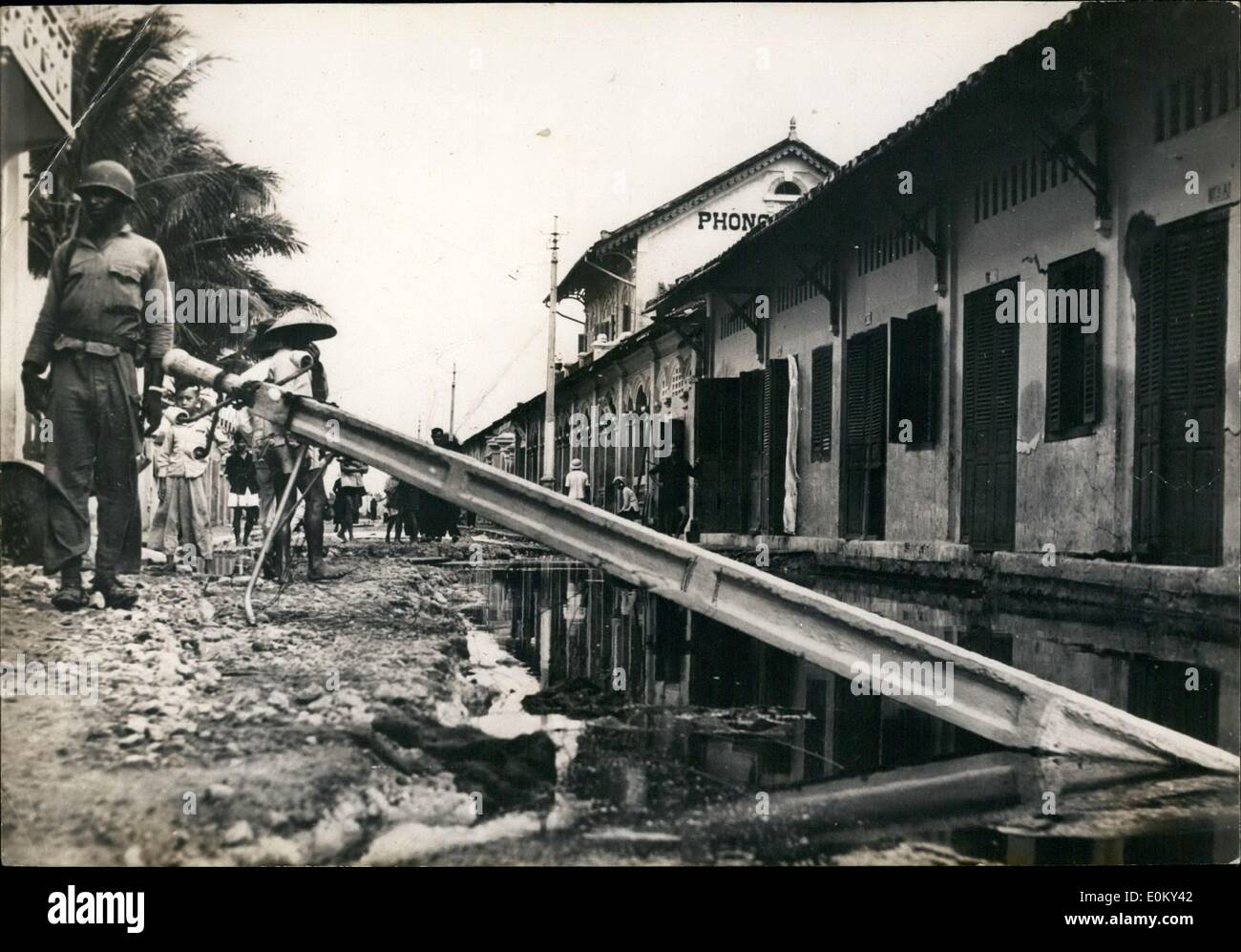 Nov. 11, 1952 - Typhoon strikes Indo-Chinese coast: First picture to ...