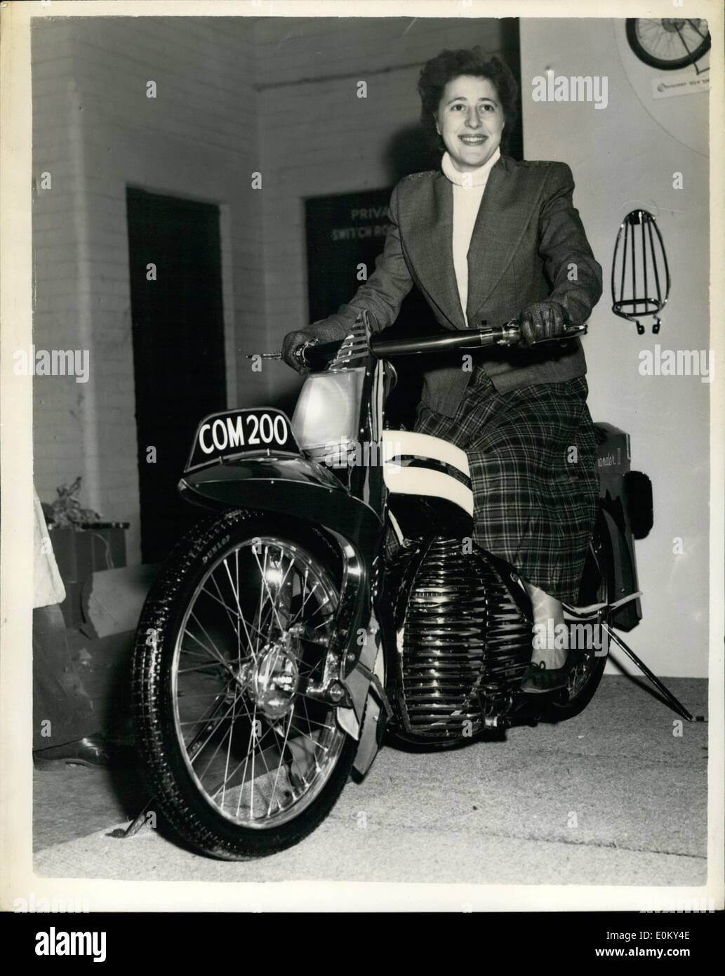 Nov. 11, 1952 - Cycle and Motorcycle Show... The ''Commander''... Photo ...