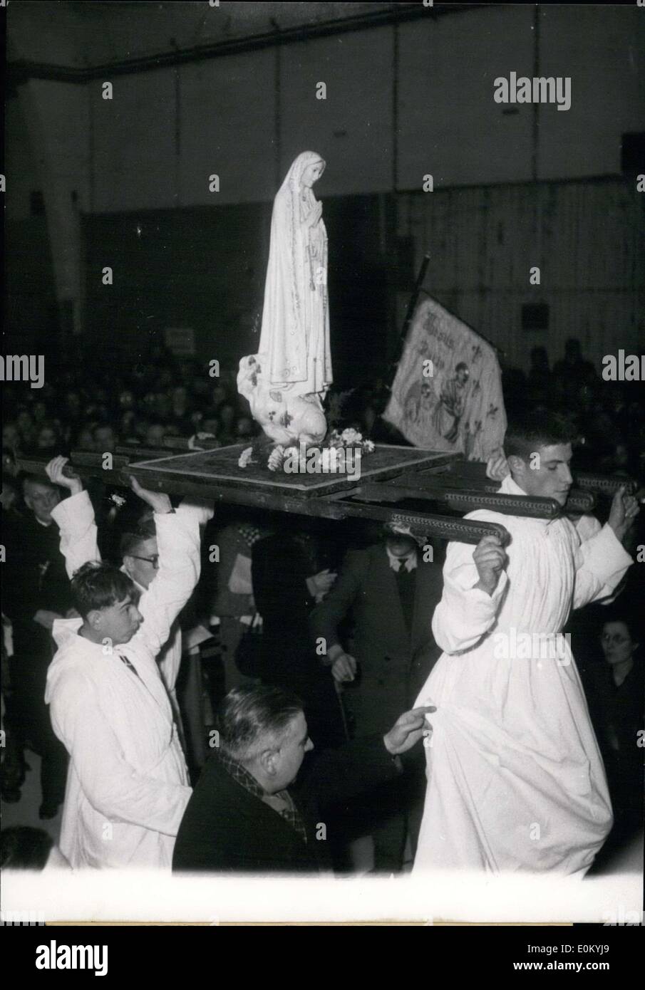 Dec. 09, 1952 - Statue of Virgin of Fatima Transported from France to ...