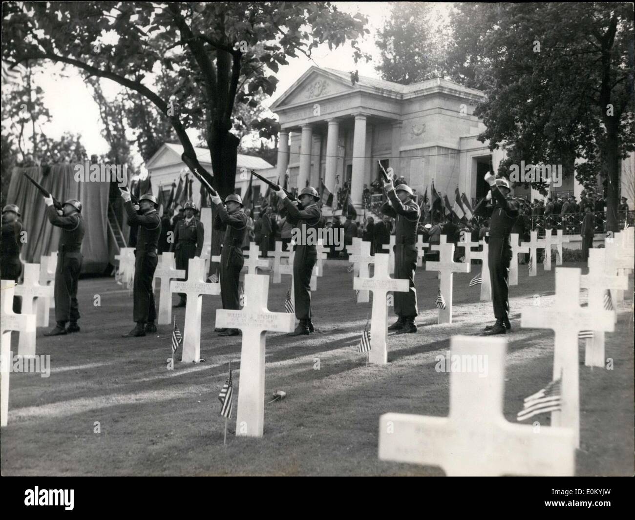 Sep. 14, 1952 - American Soldiers Killed in Two World Wars Honored at ...