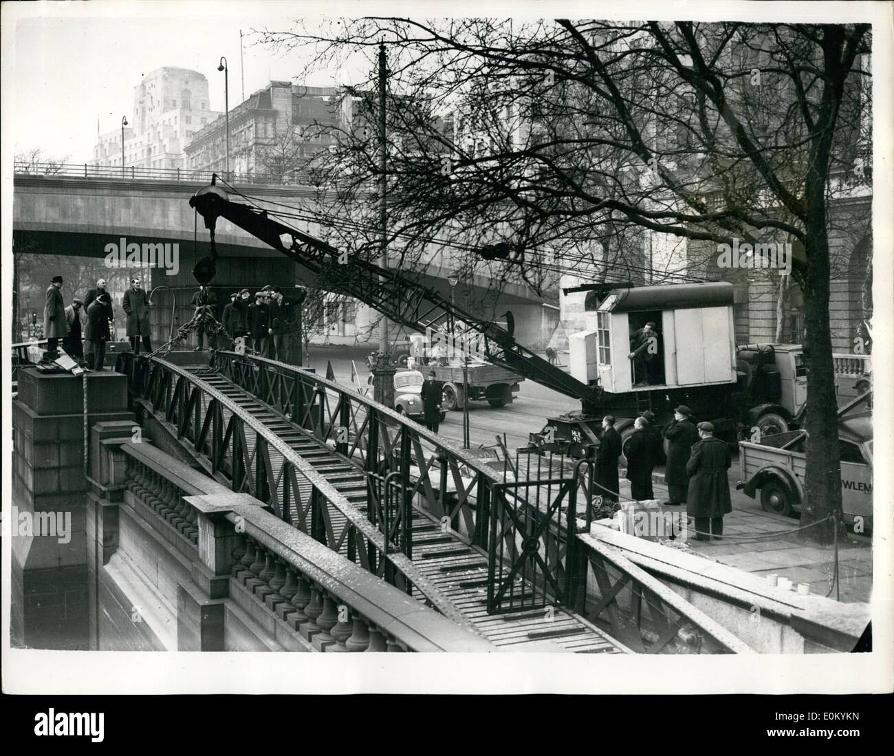Feb. 02, 1953 - Waterloo Pier Pontoons lift in mid-air by the receding ...
