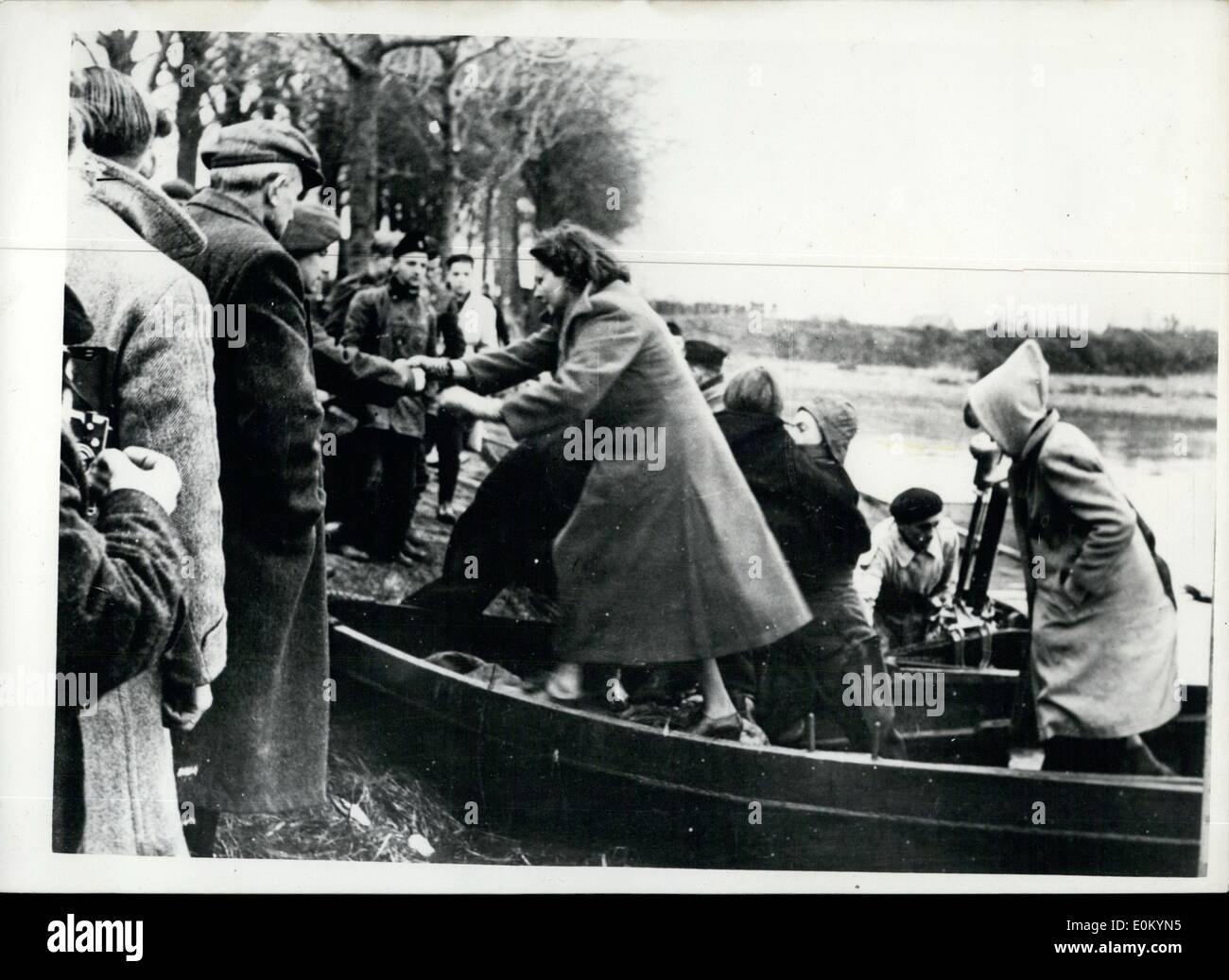 Feb. 02, 1953 - Evacuees from the Netherlands floods..Death roll ...
