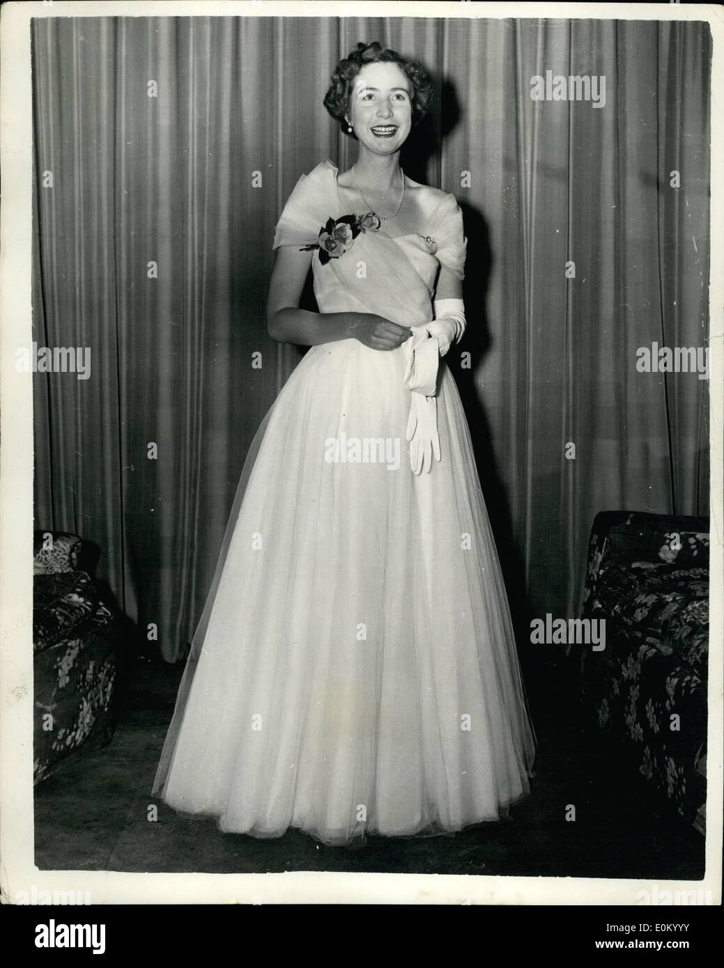 Dec. 12, 1952 - Queen Entertains Seven Premiers. Photo shows Miss ...