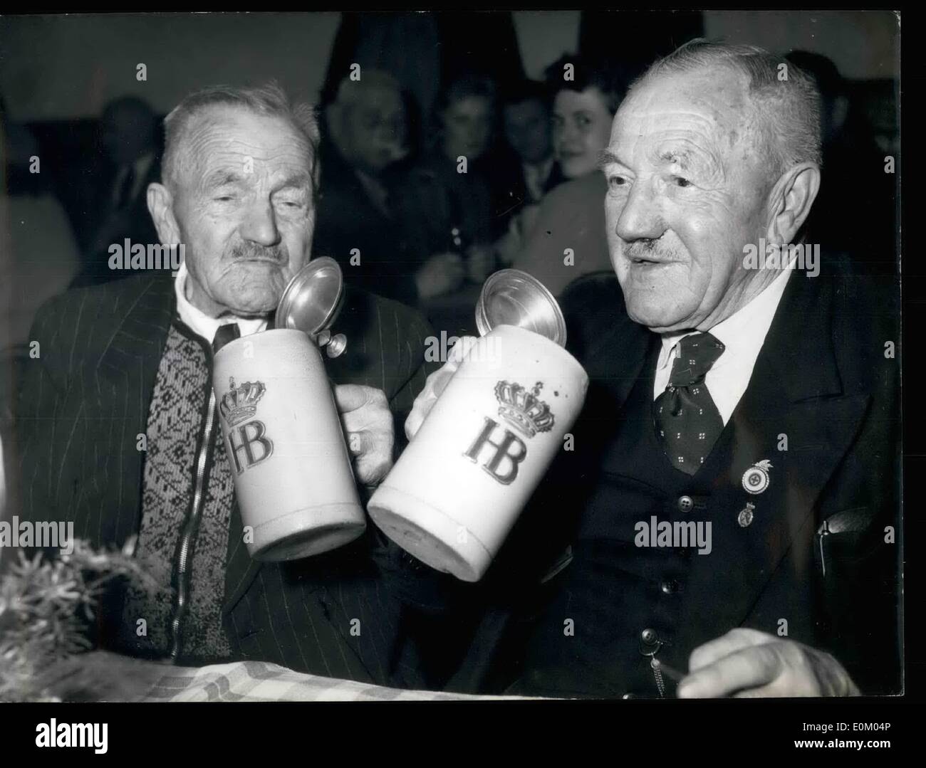Twin brothers drink beer hi-res stock photography and images - Alamy