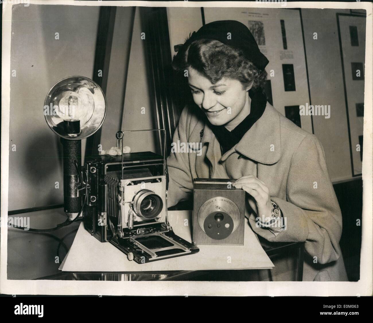 First Camera Invented By Alexander Wolcott