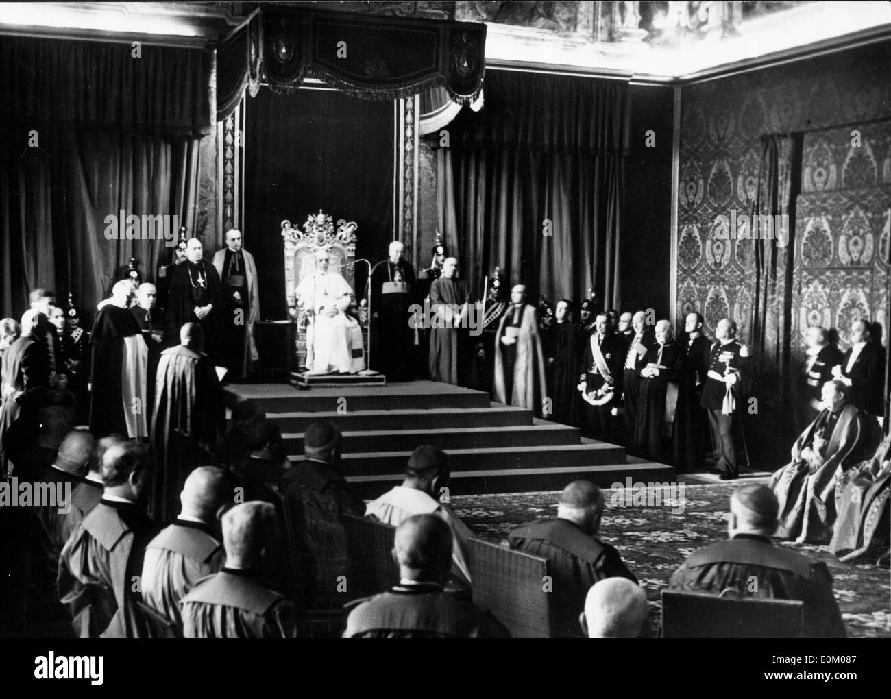 Pius xii pope Black and White Stock Photos & Images - Alamy