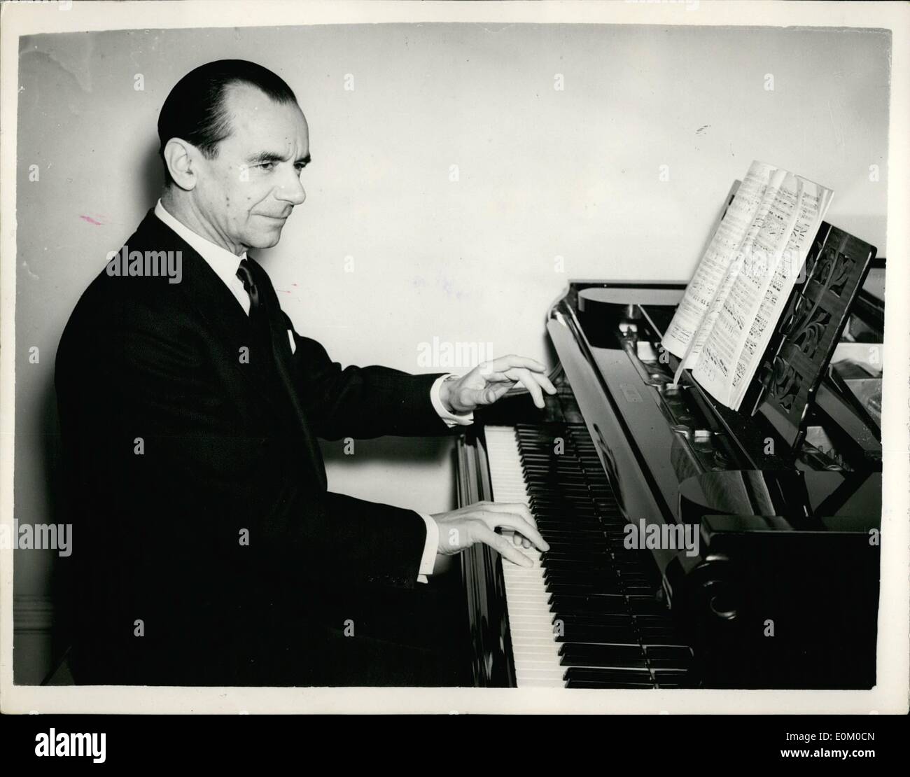 Famous pianist hi-res stock photography and images - Alamy