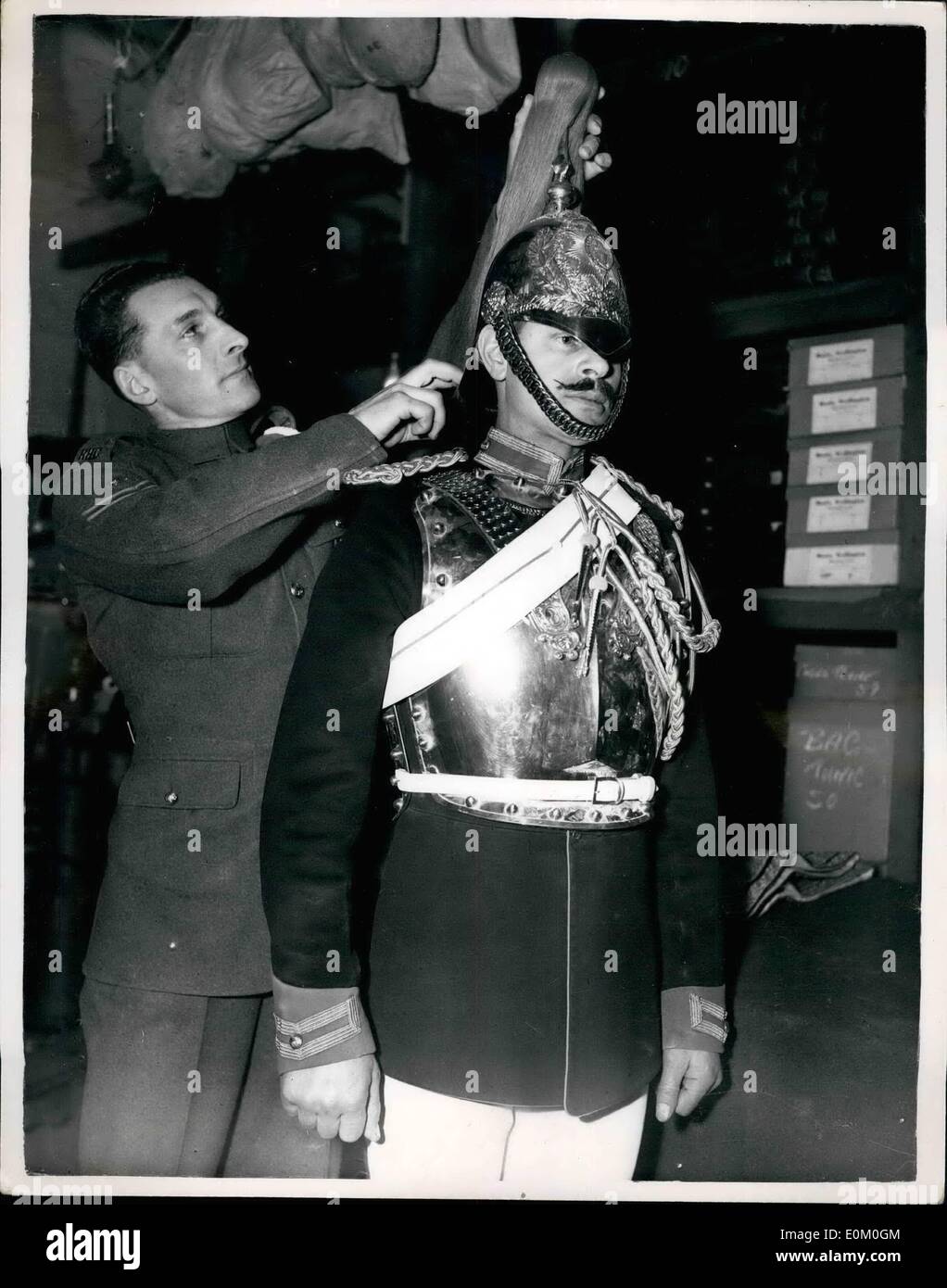 Household cavalry in procession hi-res stock photography and images - Alamy