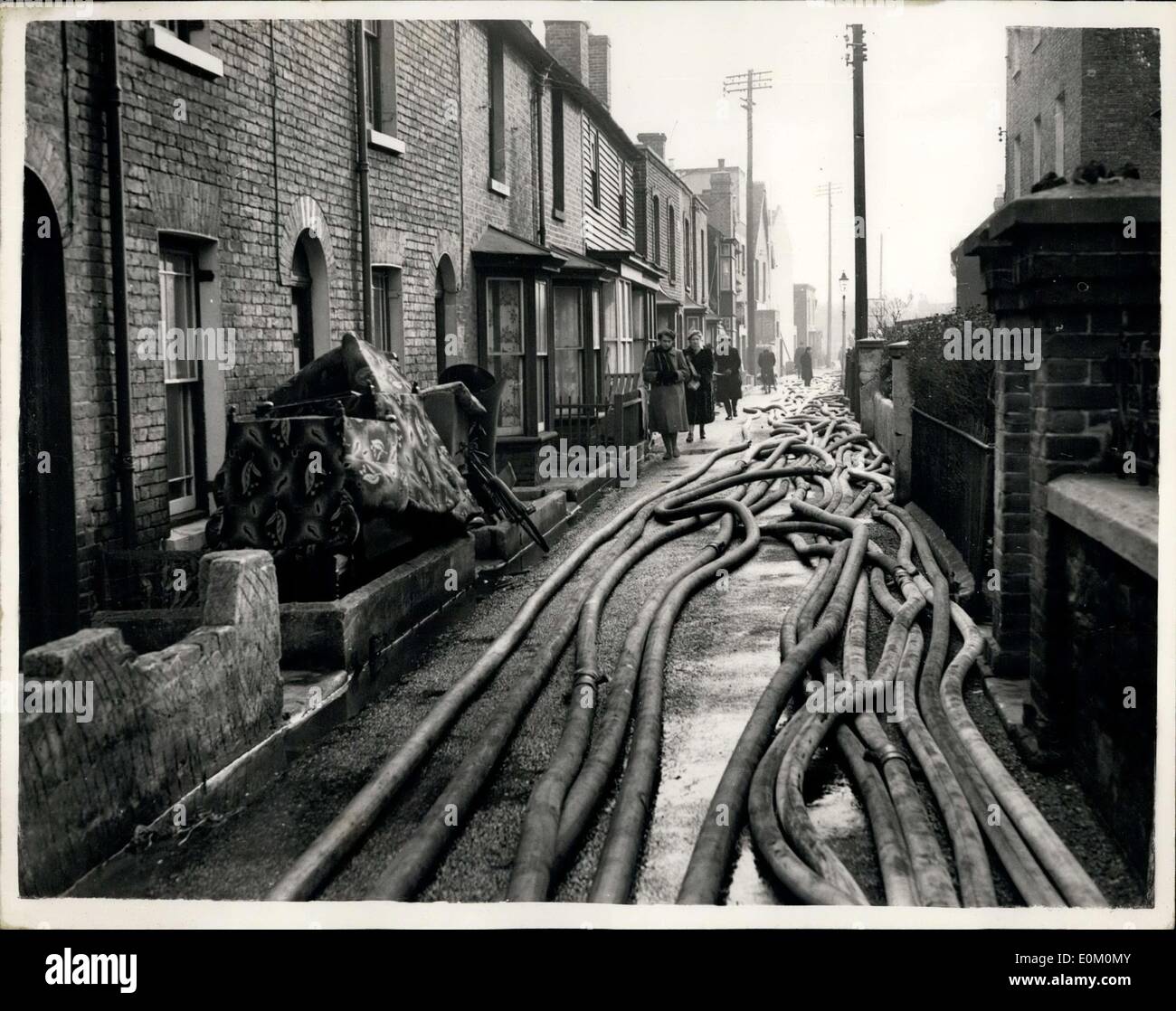 Feb. 04, 1953 - After the flood scenes at Whitstable. Dozens of Hoses ...