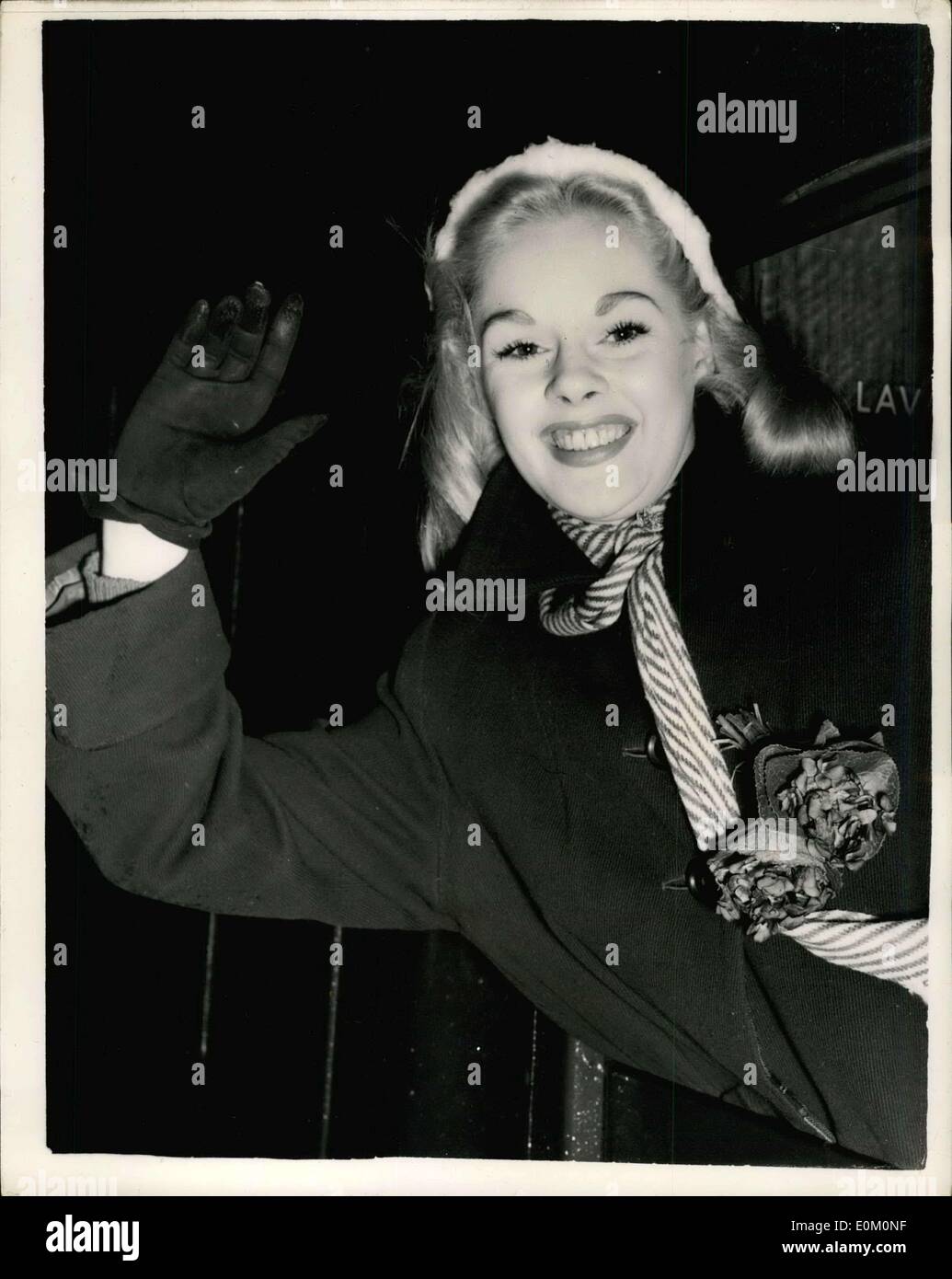 Feb. 10, 1953 - Off to U.S.A.: Picture Shows: Miss Mina Felgate aged21 ...