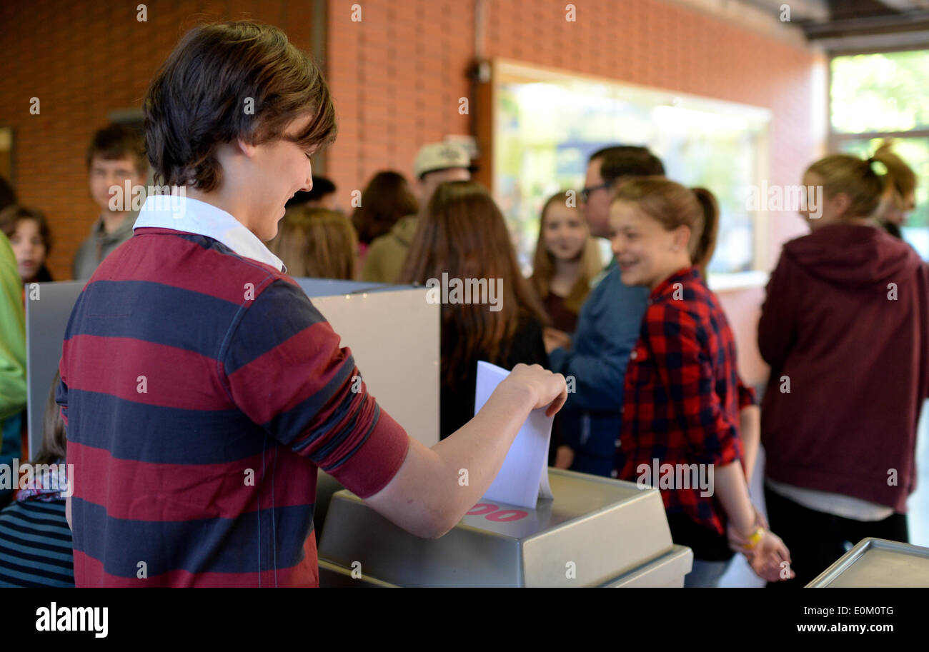 Children mock election hi-res stock photography and images - Alamy