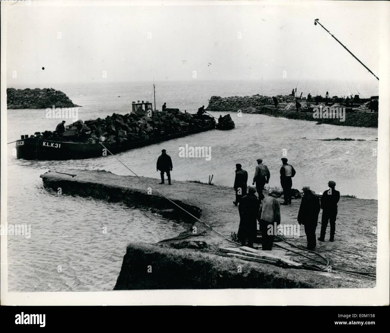 Barge repair hi-res stock photography and images - Alamy