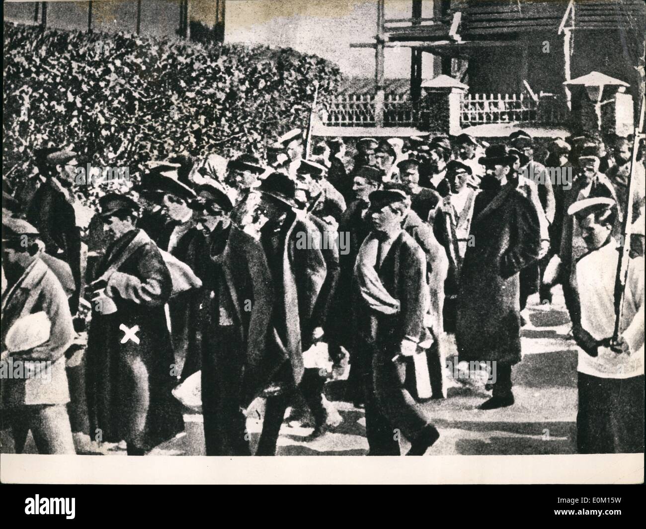 Industrial revolution workers hi-res stock photography and images - Alamy