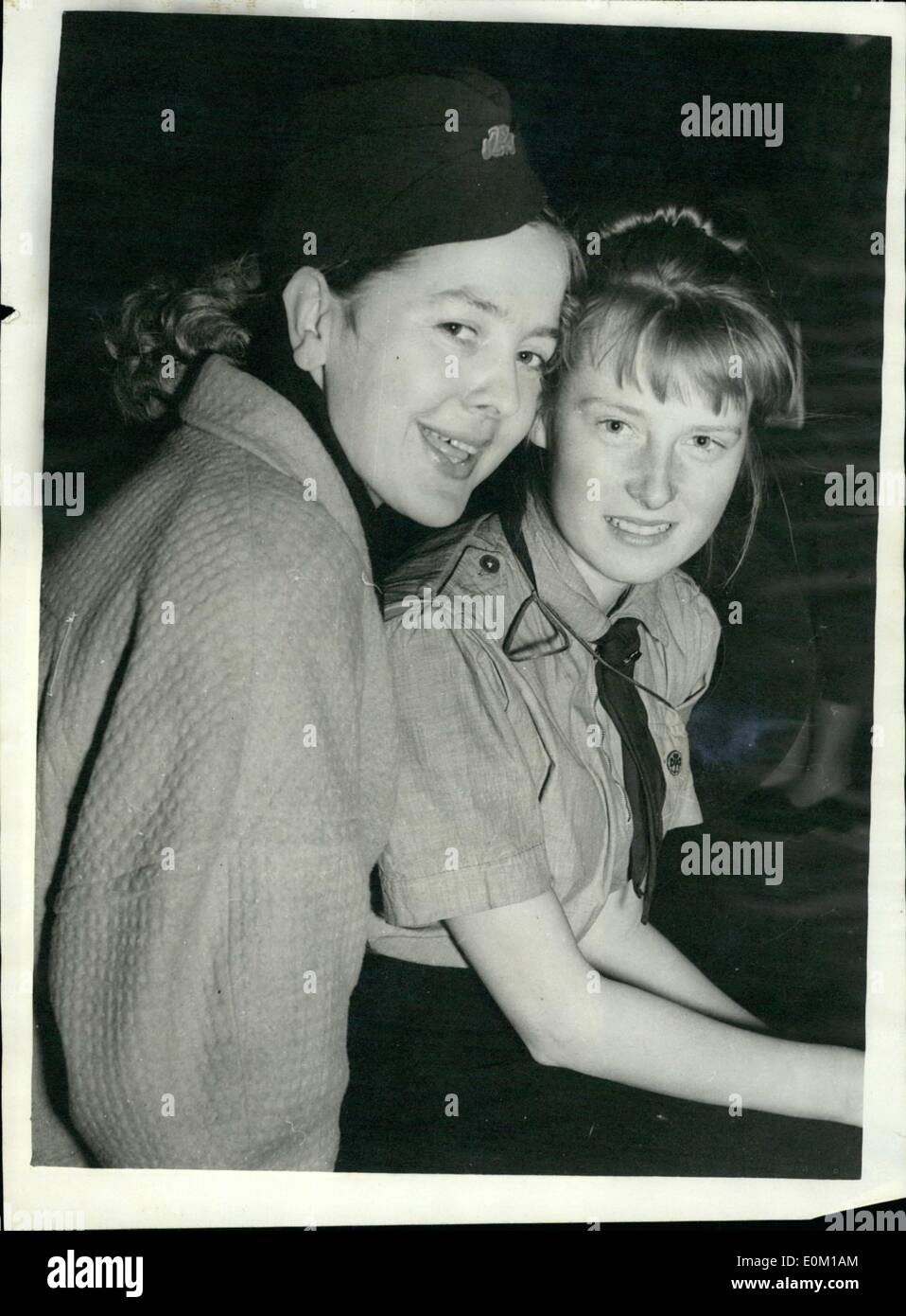 Girl guides group hi-res stock photography and images - Alamy