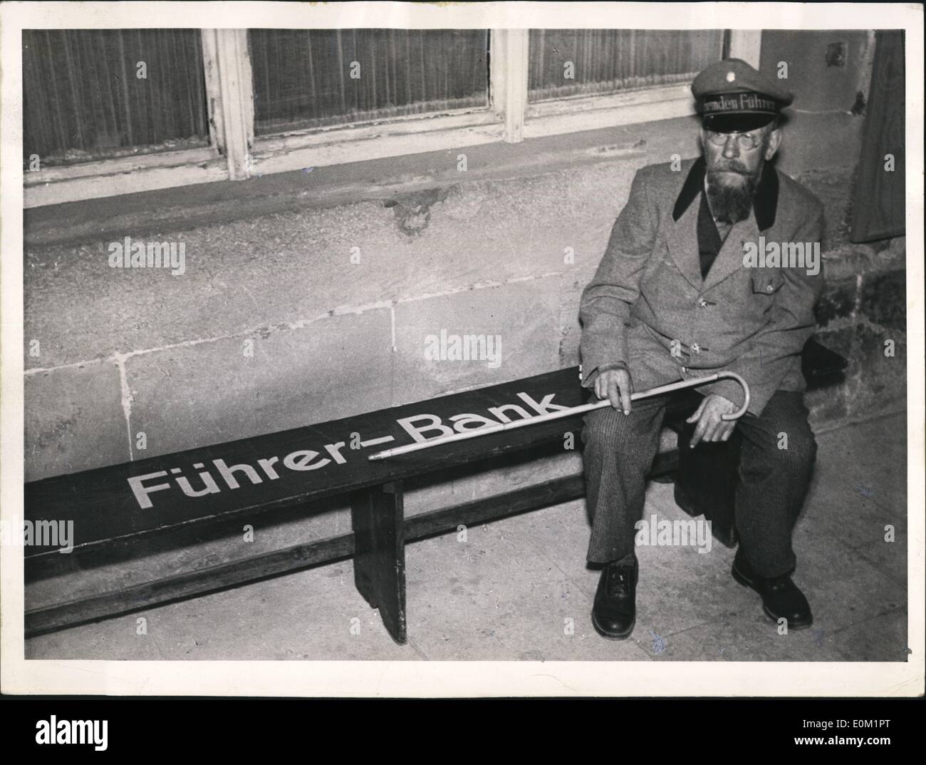 76 years old hi-res stock photography and images - Alamy