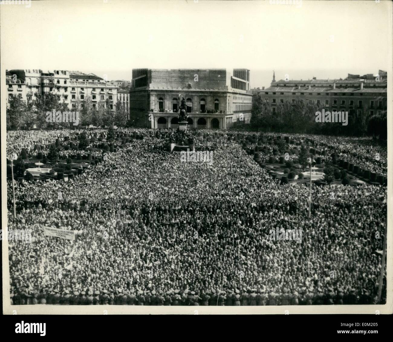 Mar. 03, 1953 - Huge Crowd Acclaims Franco in Madrid. A huge crowd of ...