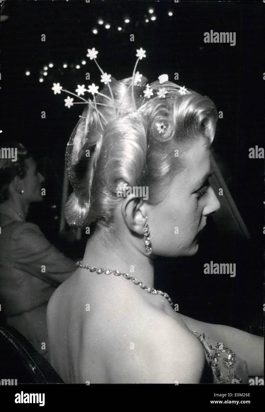 Mar. 03, 1953 - Hair style contest held in Paris: Some of the srriking ...