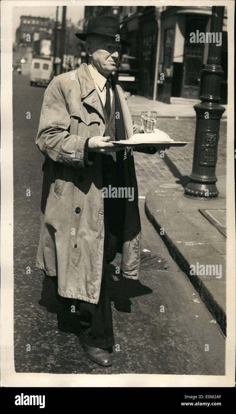 Apr. 04, 1953 - John Christie appears at Clerkenwell court. A lunch ...