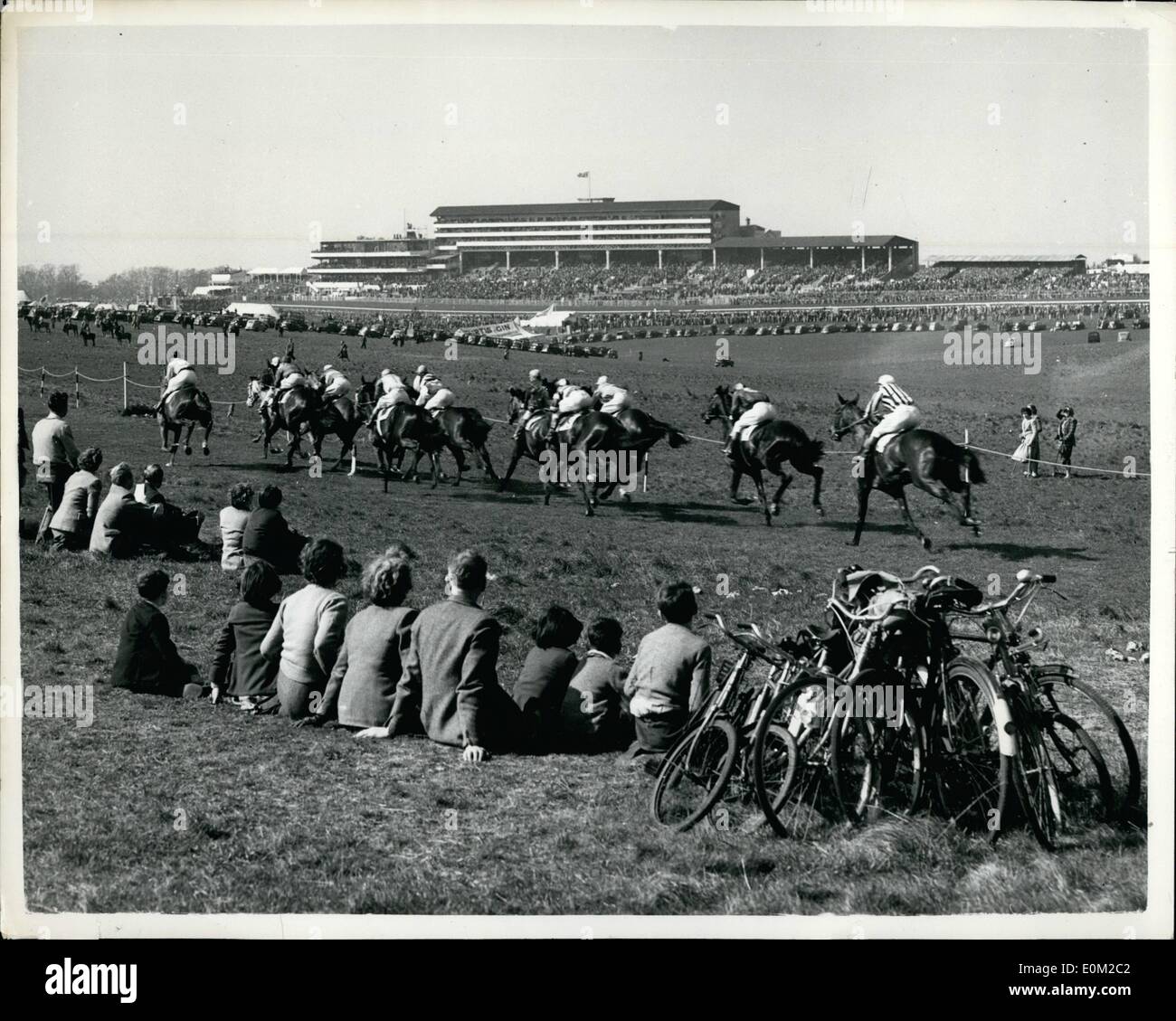Grandstand people hi-res stock photography and images - Alamy
