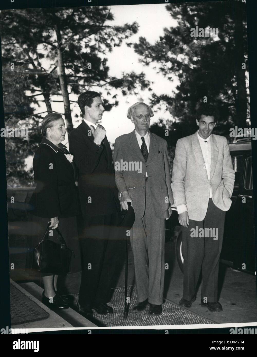 Mar. 23, 1953 - Professor Auguste Picard with wife, Mary, and Sons in ...