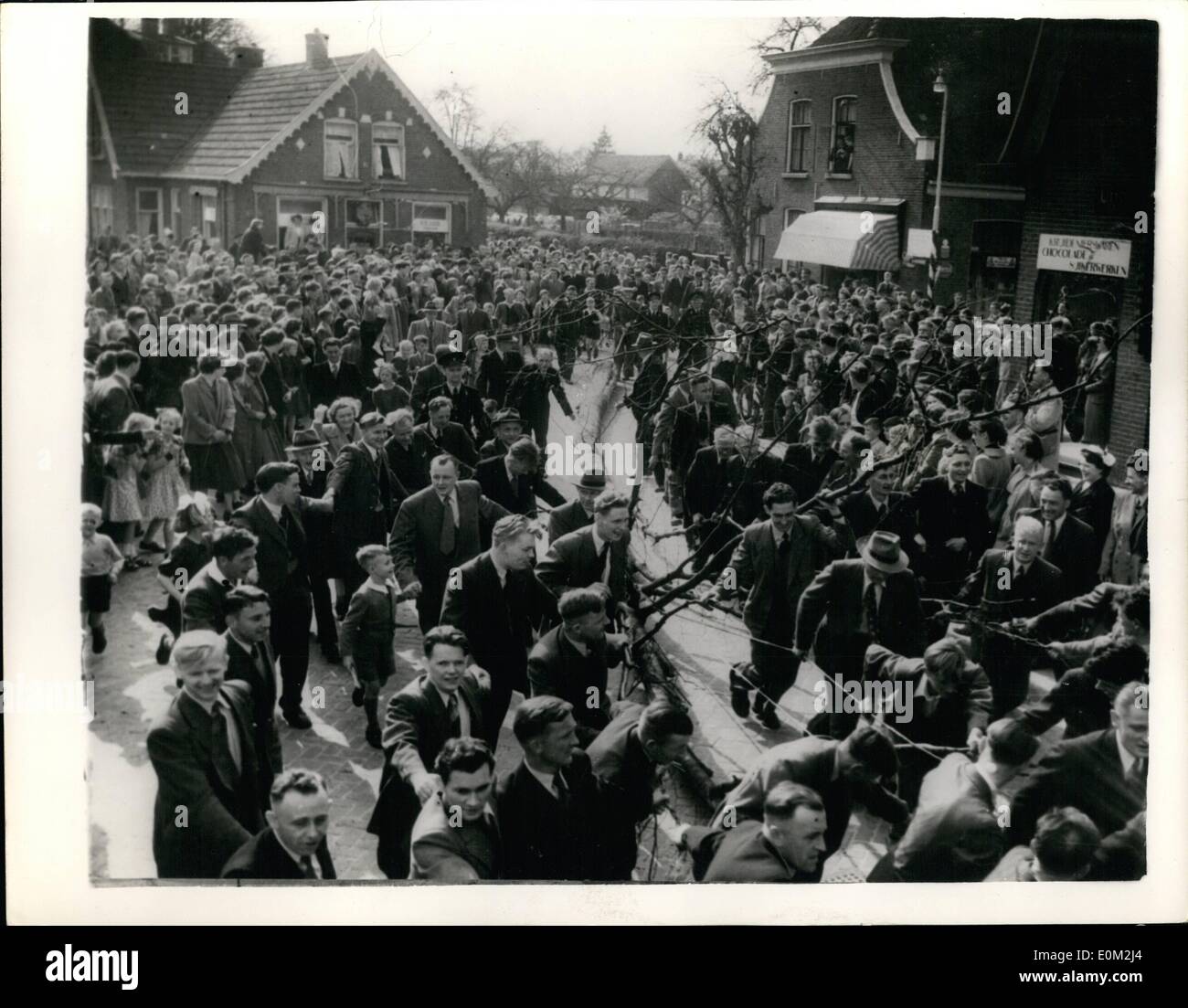 Apr. 04, 1953 - The Netherlands celebrates Easter traditional bonfire ...
