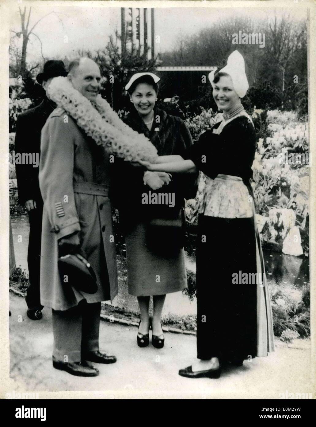 General garland hi-res stock photography and images - Alamy